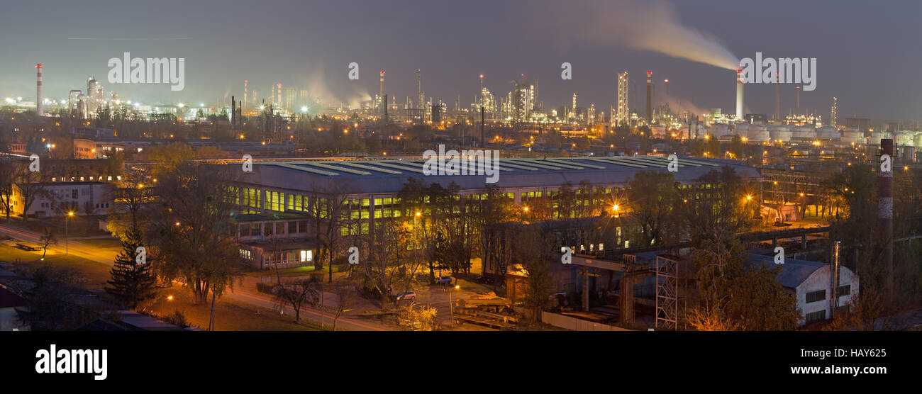 Crude oil refinery distillation tower hi-res stock photography and ...