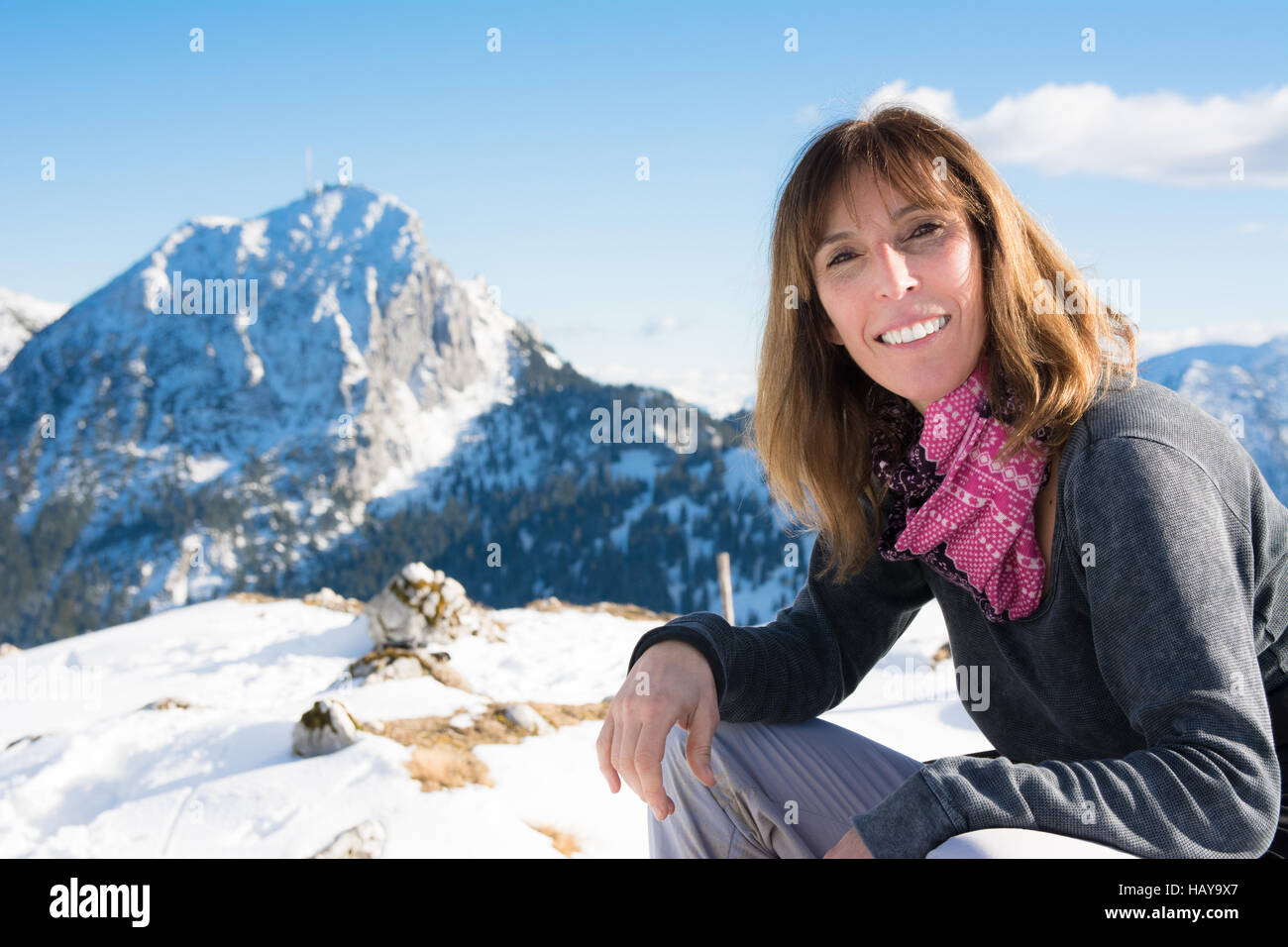 Woman hiking in winter hi-res stock photography and images - Alamy