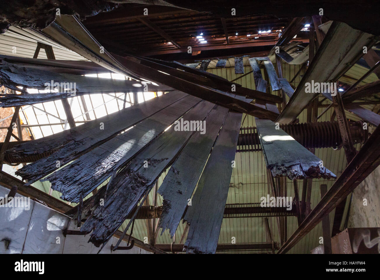 Collapsed roof hi-res stock photography and images - Alamy