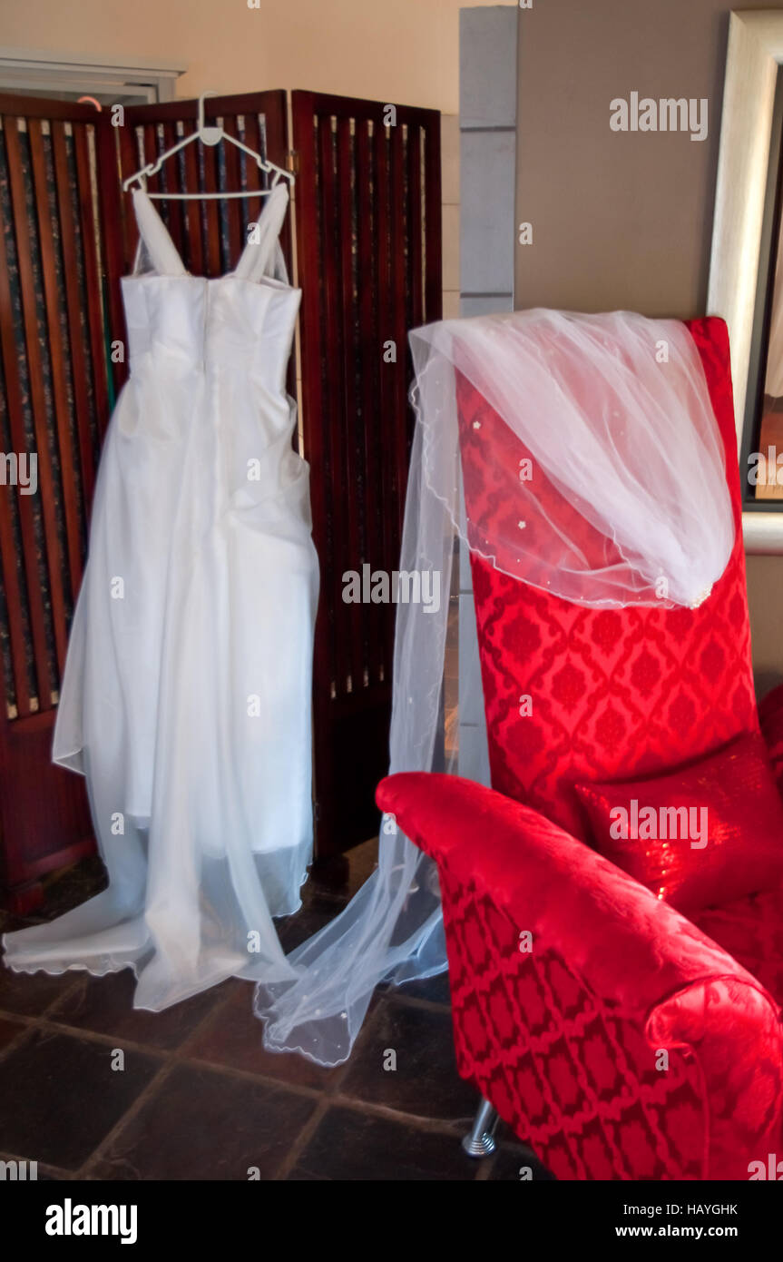 Big red chair hi-res stock photography and images - Alamy