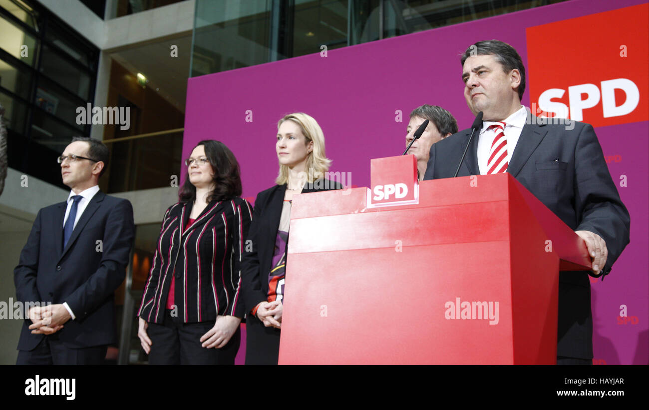 SPD Press Conference Stock Photo - Alamy