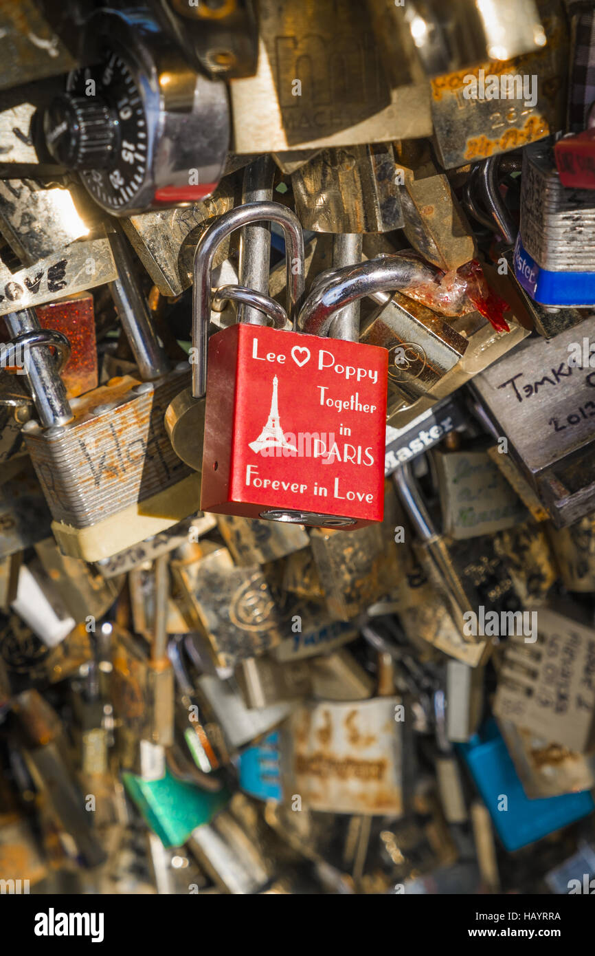parisian love lock Stock Photo - Alamy