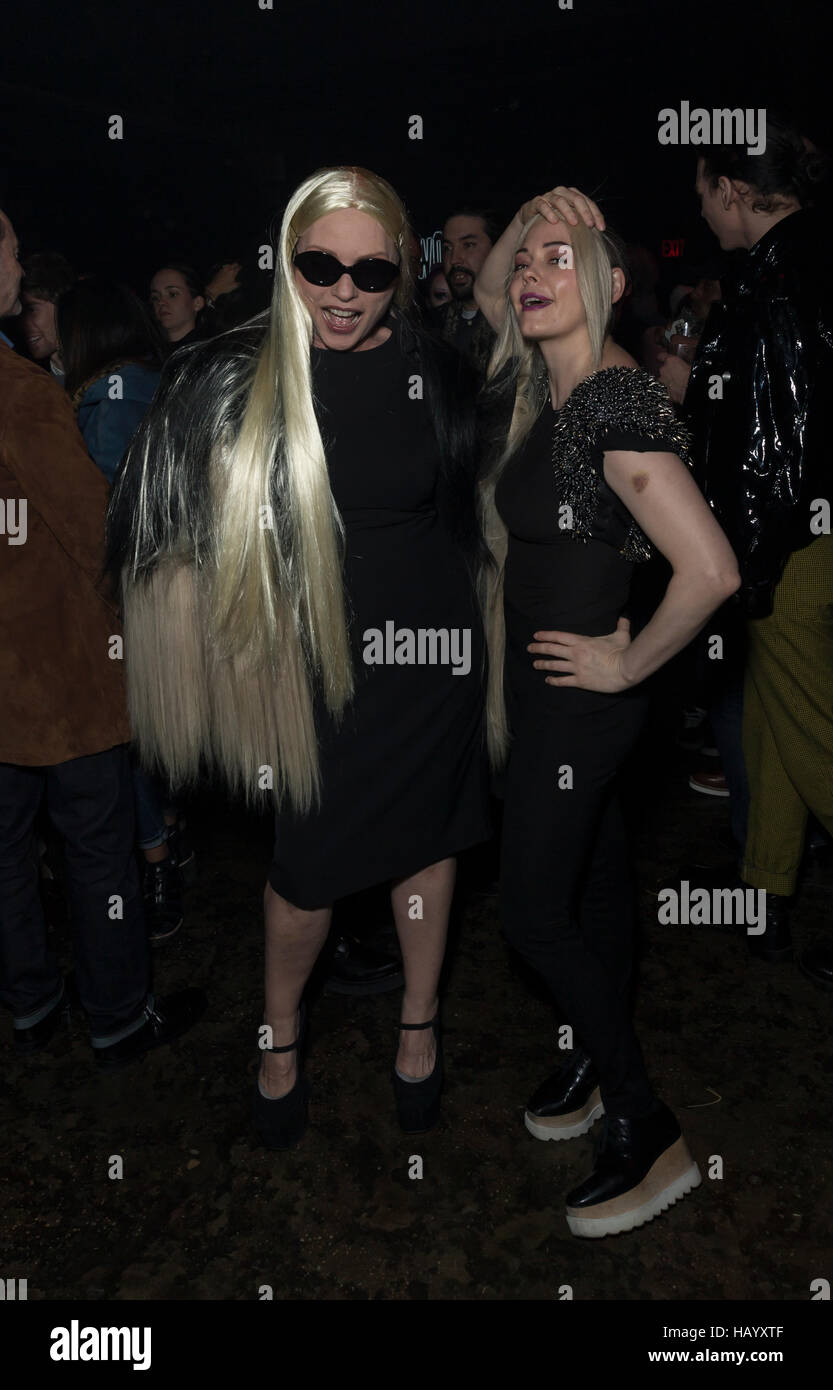New York, NY USA - November 28, 2016: Debbie Harry & Rose McGowan ...