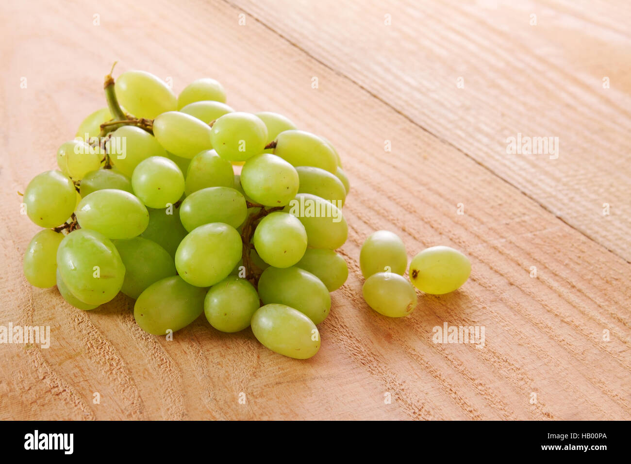 Fresh green grapes hi-res stock photography and images - Alamy