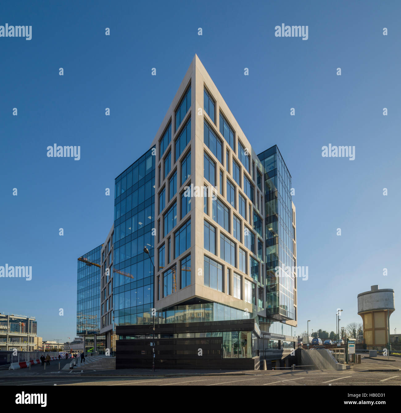 Central square cardiff hi-res stock photography and images - Alamy