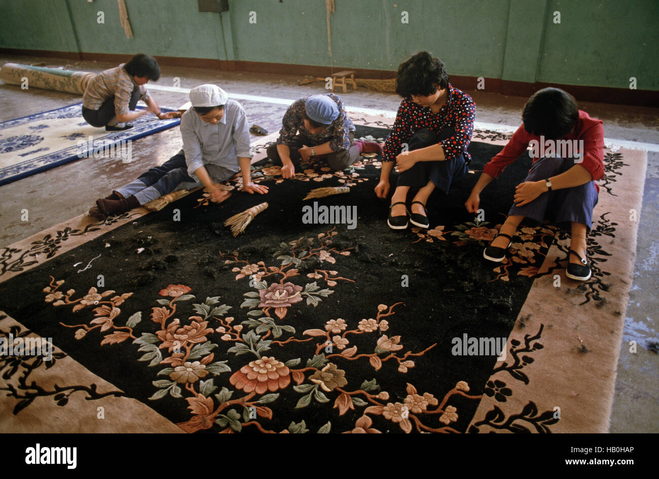 China factory 1980s hi-res stock photography and images - Alamy