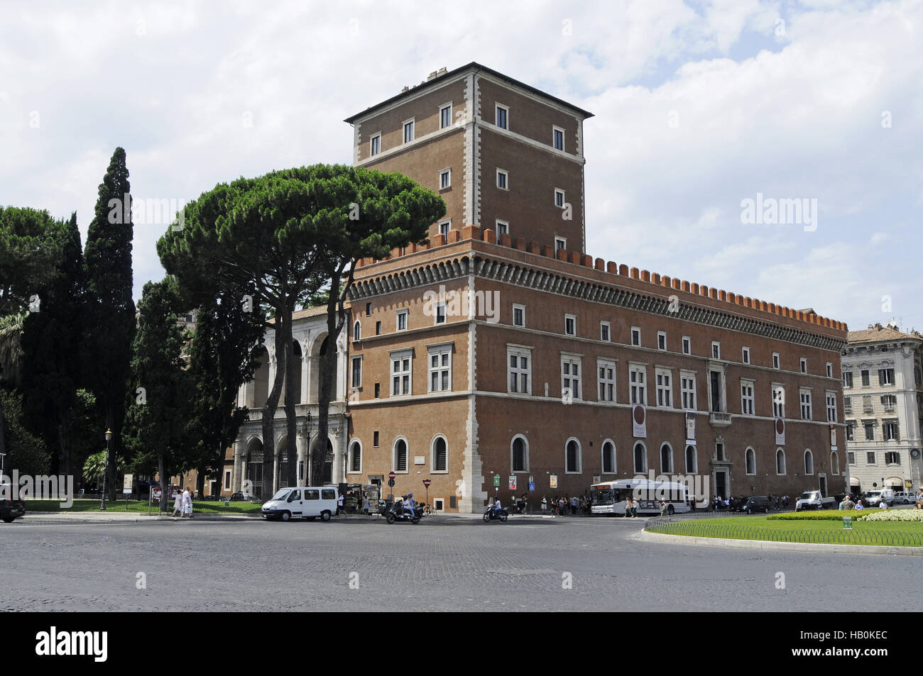 Palazzo venezia rome hi-res stock photography and images - Alamy