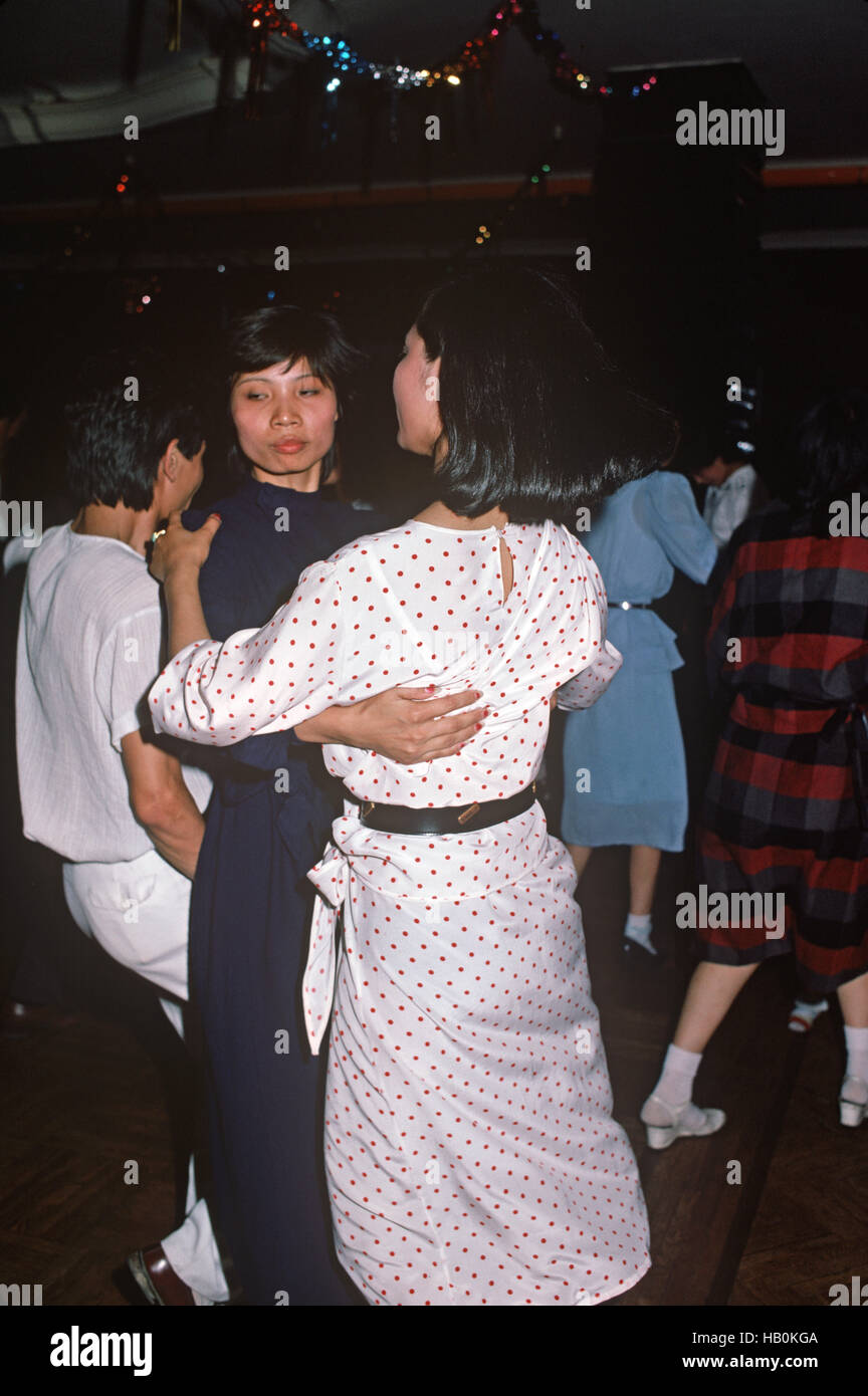 1980s chinese women dancing hi-res stock photography and images - Alamy