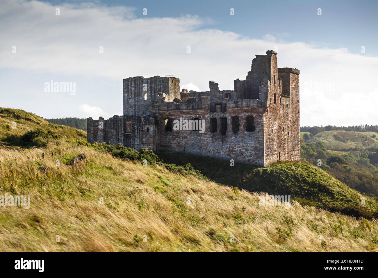 Ruined 14th century castle hi-res stock photography and images - Alamy