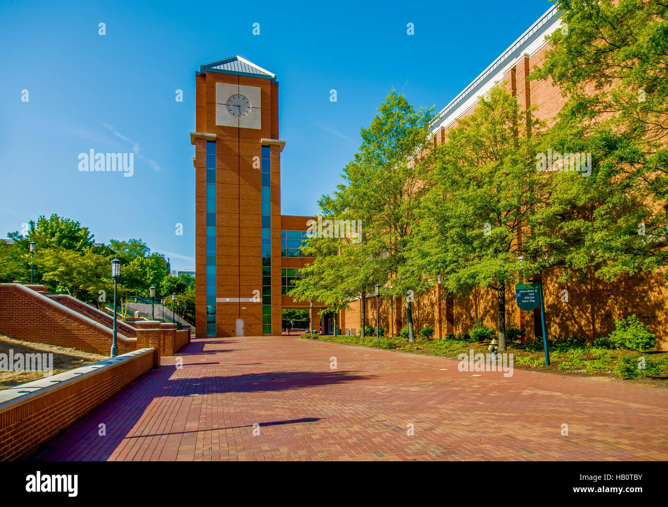 modern college campus buildings Stock Photo - Alamy
