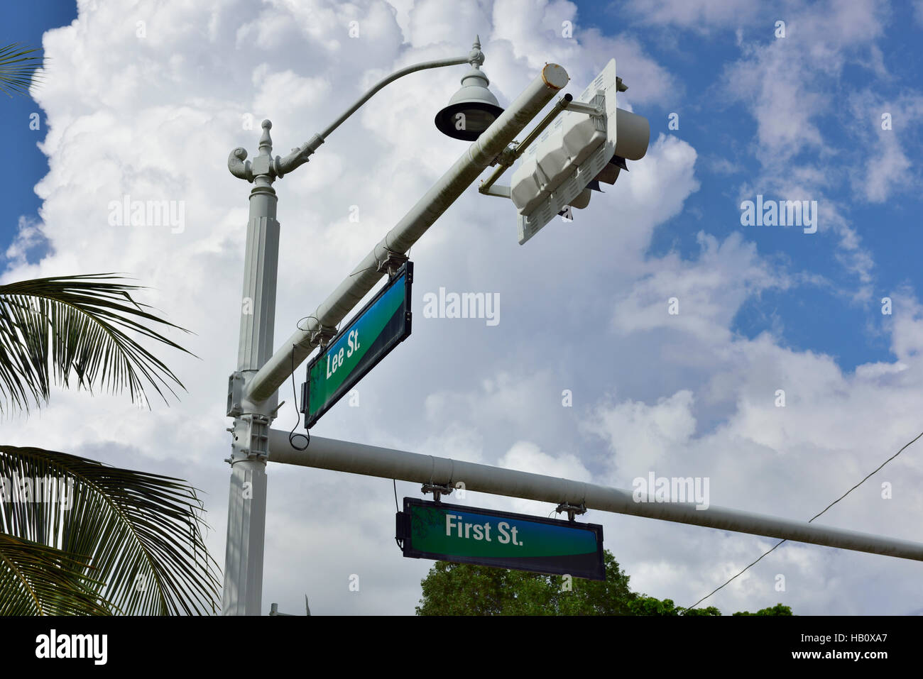 Lee sign hi-res stock photography and images - Alamy