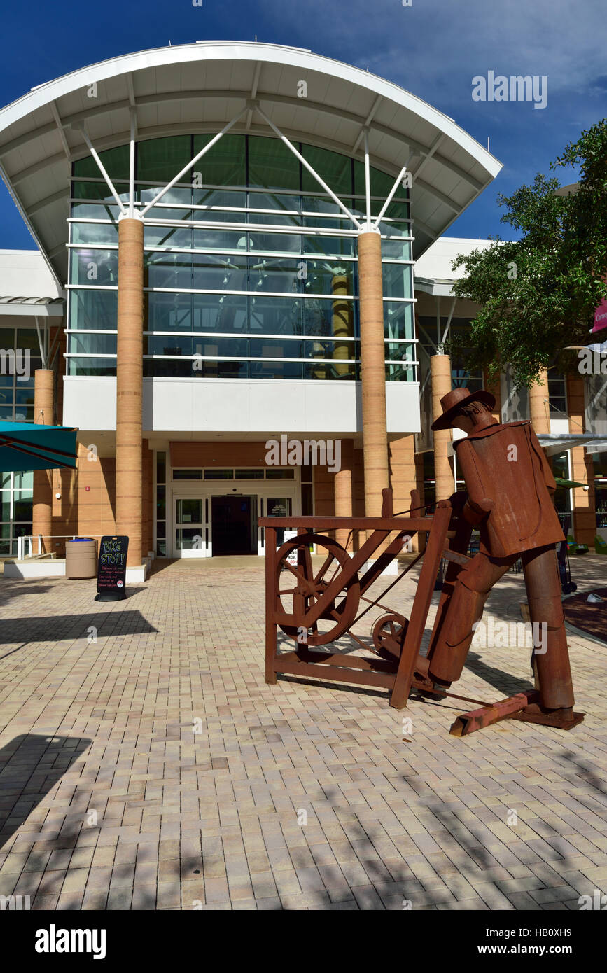 Fort Myers Regional Library and Cornog Plaza with sculpture from ...