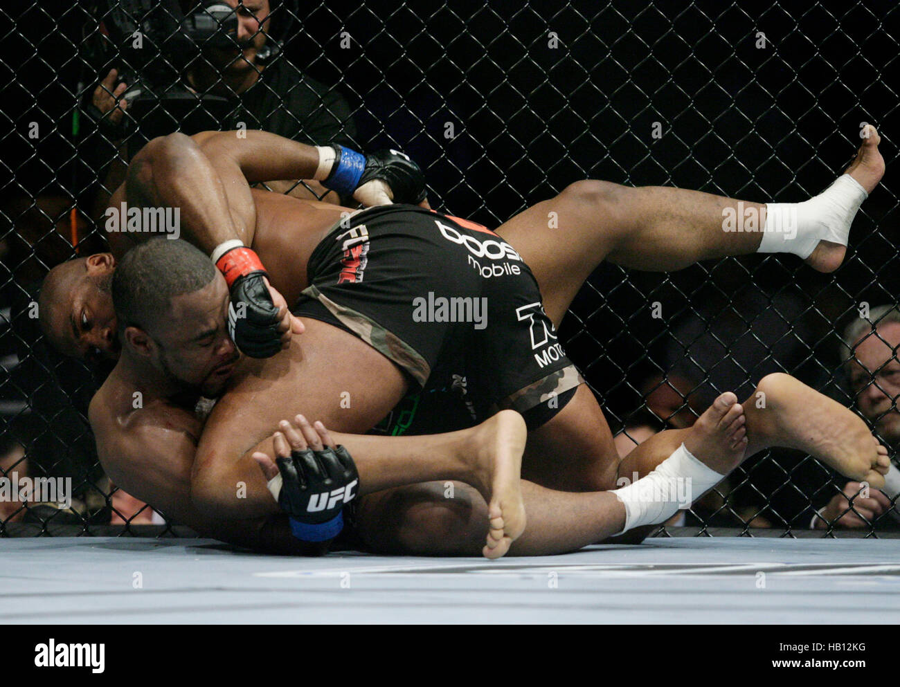 UFC fighter Quinton "Rampage" Jackson, top, fights Rashad Evans at UFC ...