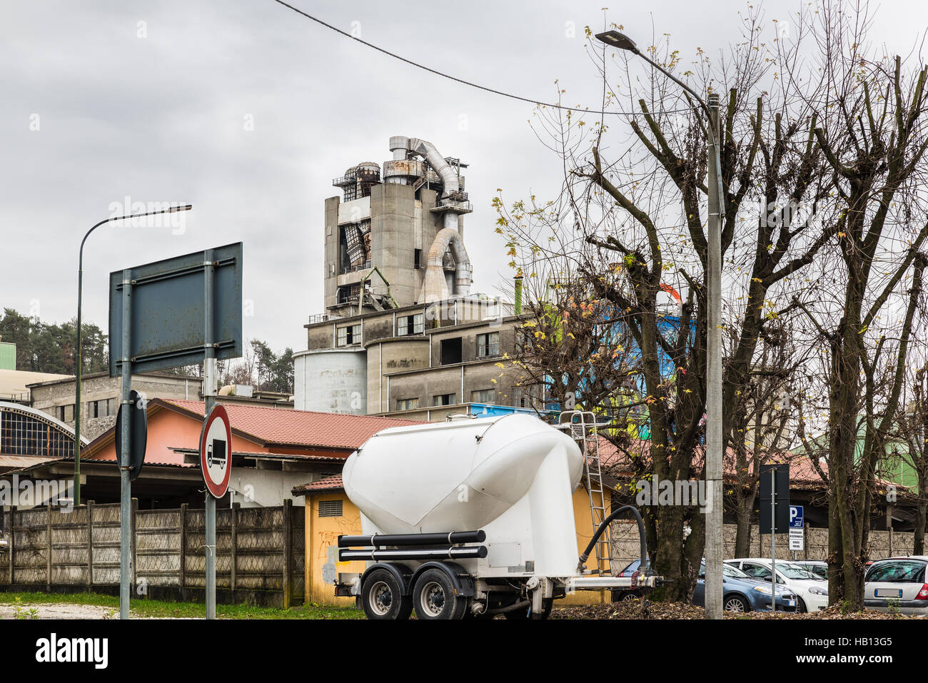 Exterior view of a cement factory Stock Photo - Alamy