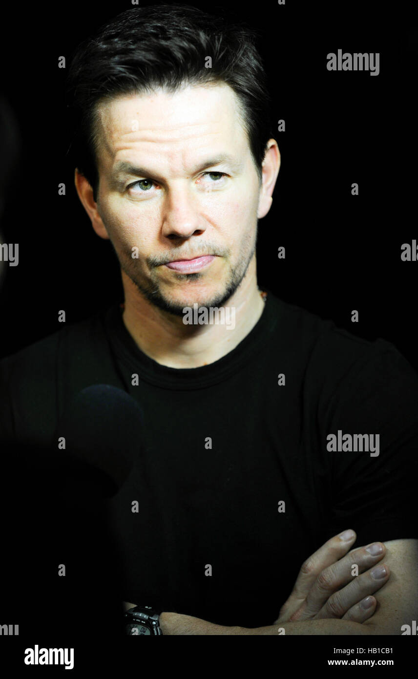 Actor Mark Wahlberg arrives at the 2014 CinemaCon Paramount opening ...