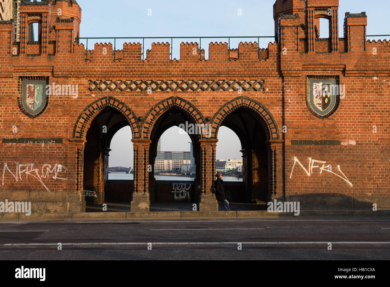Novelty bridge hi-res stock photography and images - Alamy