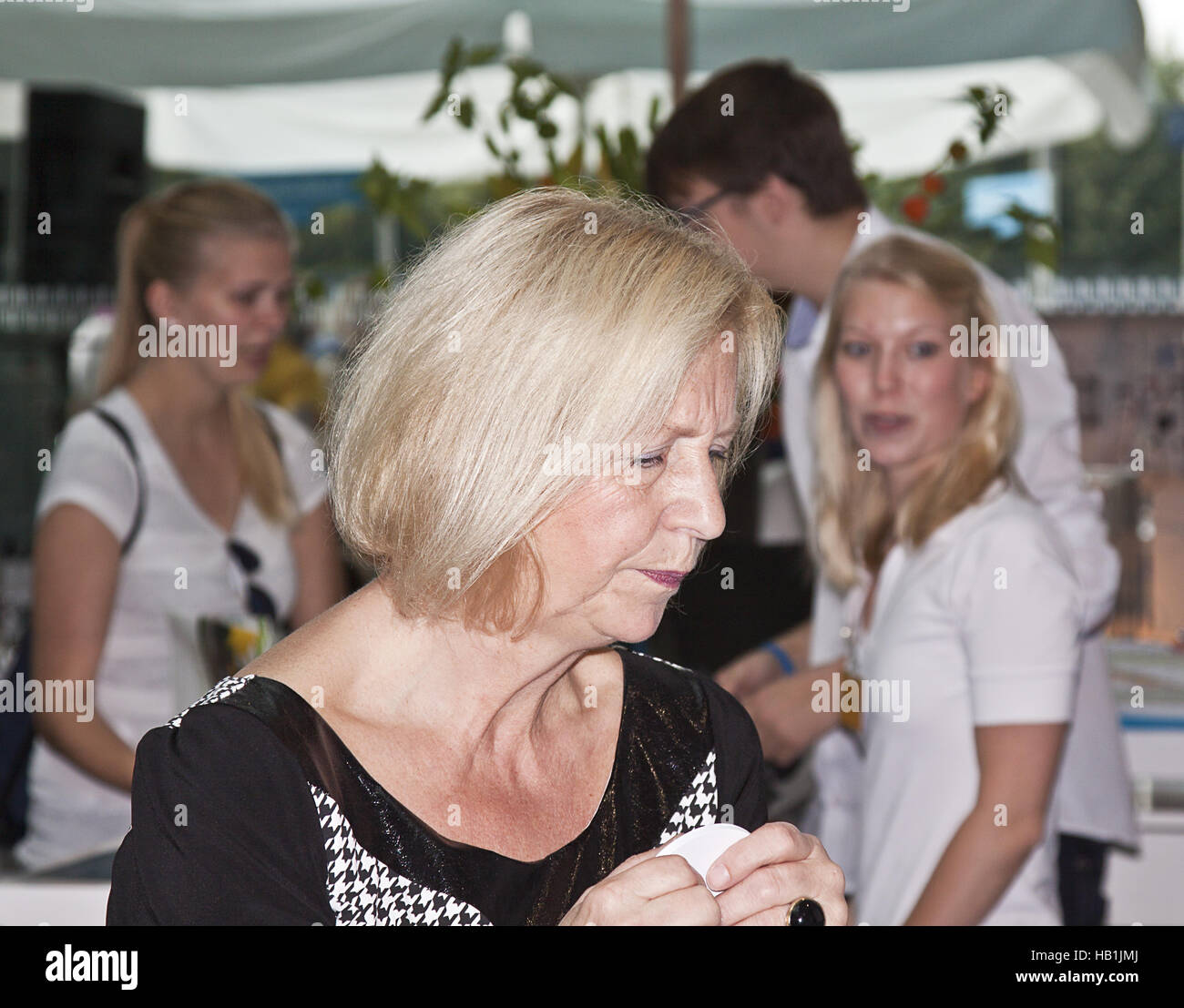 Minister for education and rese hi-res stock photography and images - Alamy