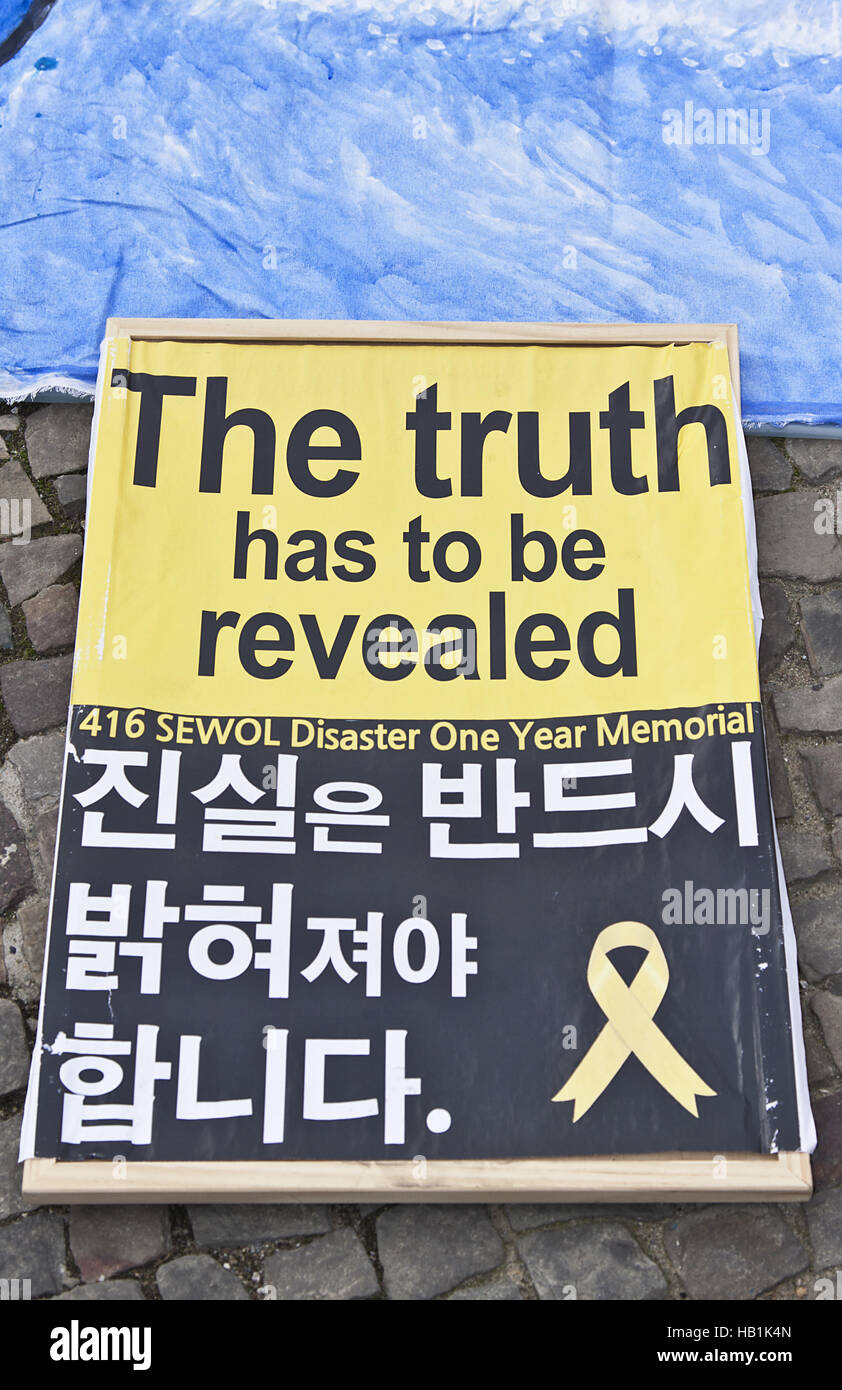 Ferry sewol hi-res stock photography and images - Alamy