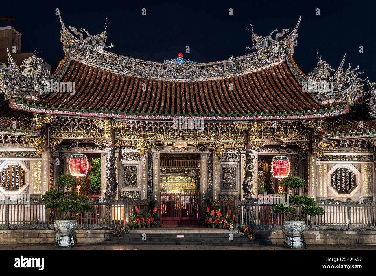 Longshan temple hi-res stock photography and images - Alamy