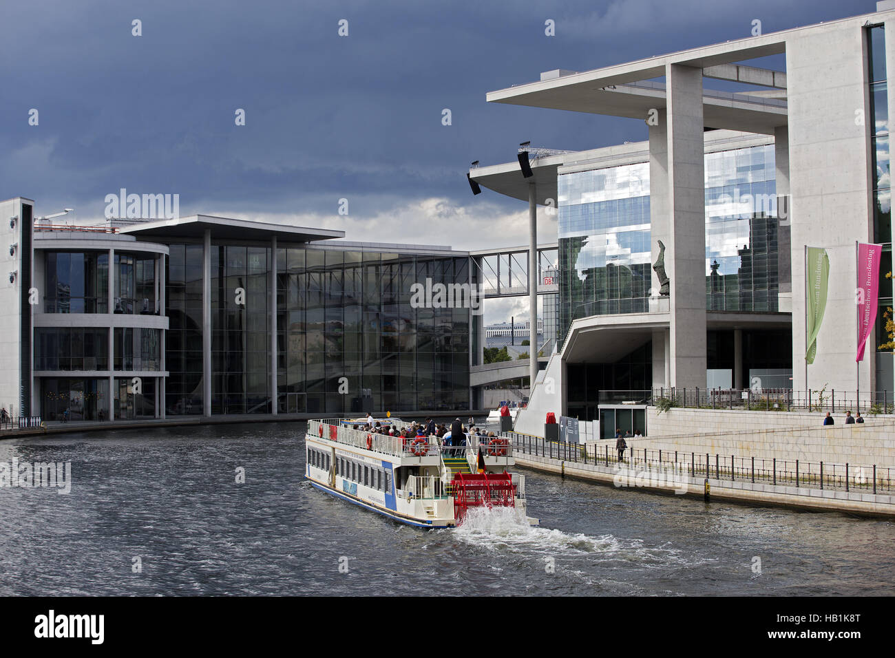Spree boat tours hi-res stock photography and images - Alamy