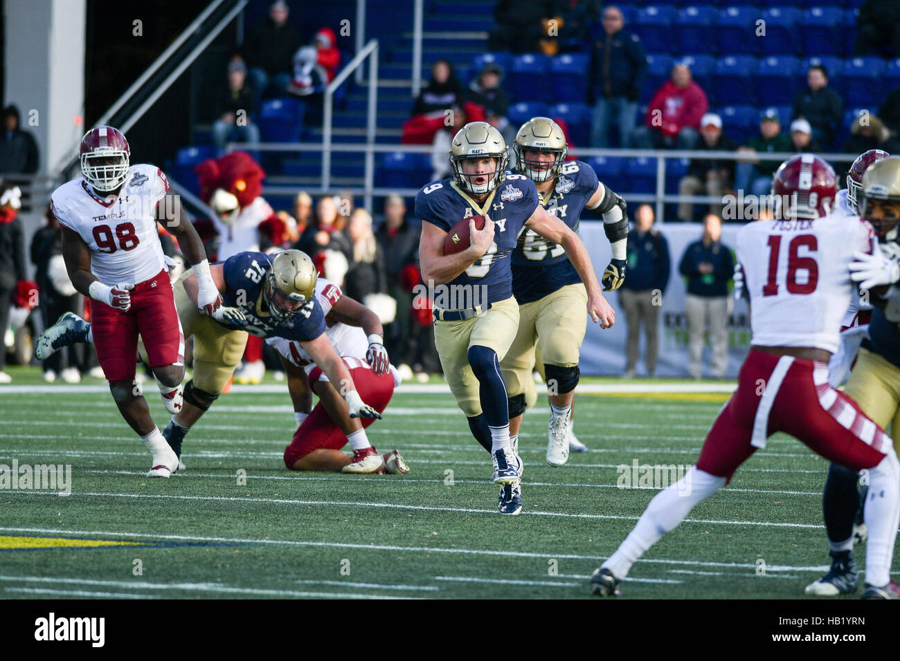 Annapolis, Maryland, USA. 3rd Dec, 2016. Navy's QB, ZACH ABEY, (9), in ...