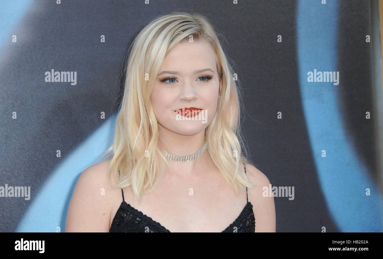 Los Angeles, CA, USA. 3rd Dec, 2016. Ava Elizabeth Phillippe at ...
