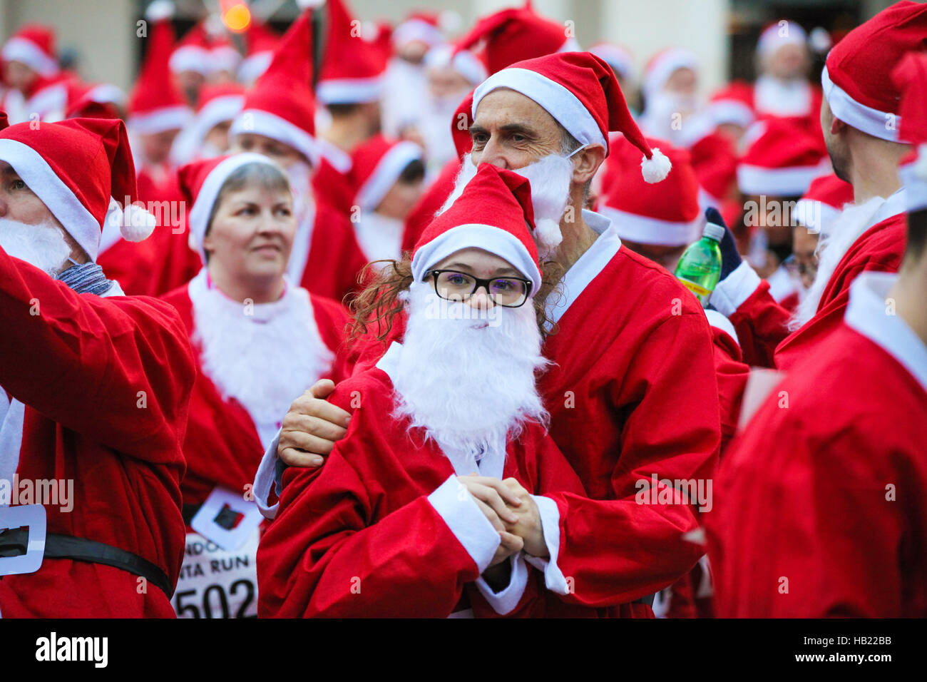 St Paul’s Cathedral. London, UK 4 Dec 2016 Hundreds of Santa with red ...