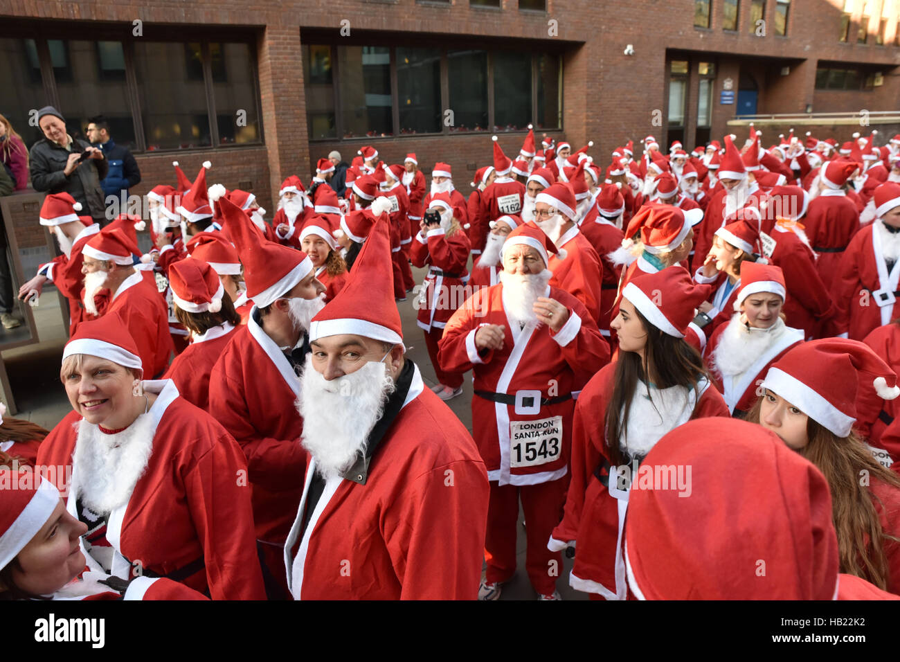 St Paul's Cathedral, London, UK. 4th December 2016. Santa in the City ...