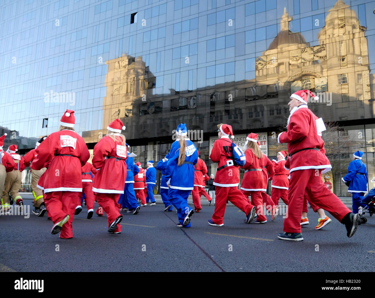 Liverpool, UK. 4th Dec, 2016. Santa Dash Charity Fun Run Liverpool 4 ...