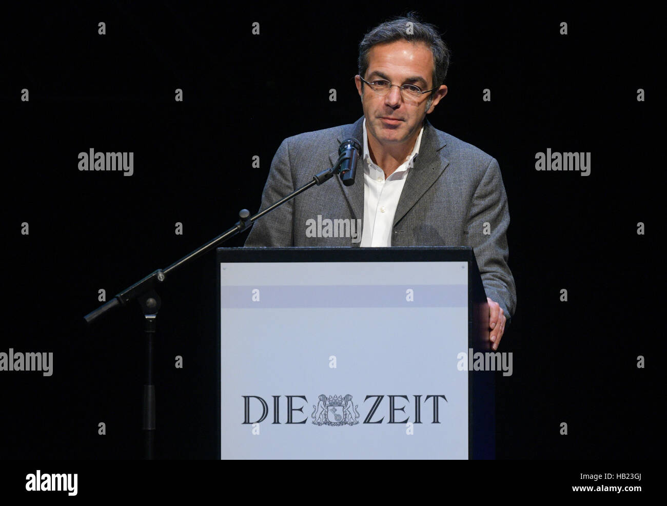 German iranian author hi-res stock photography and images - Alamy