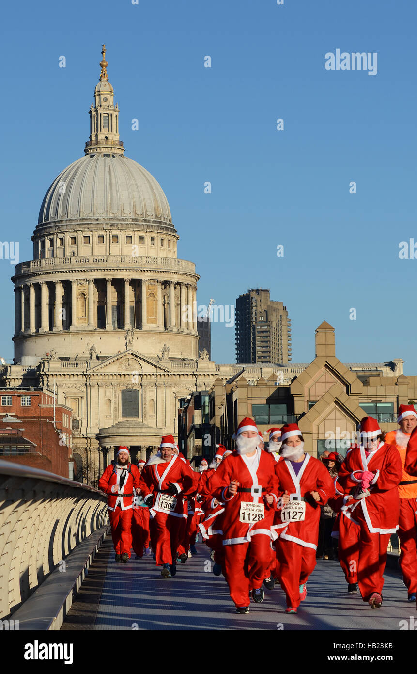 Santa in the City London charity run took in a number of the City's ...