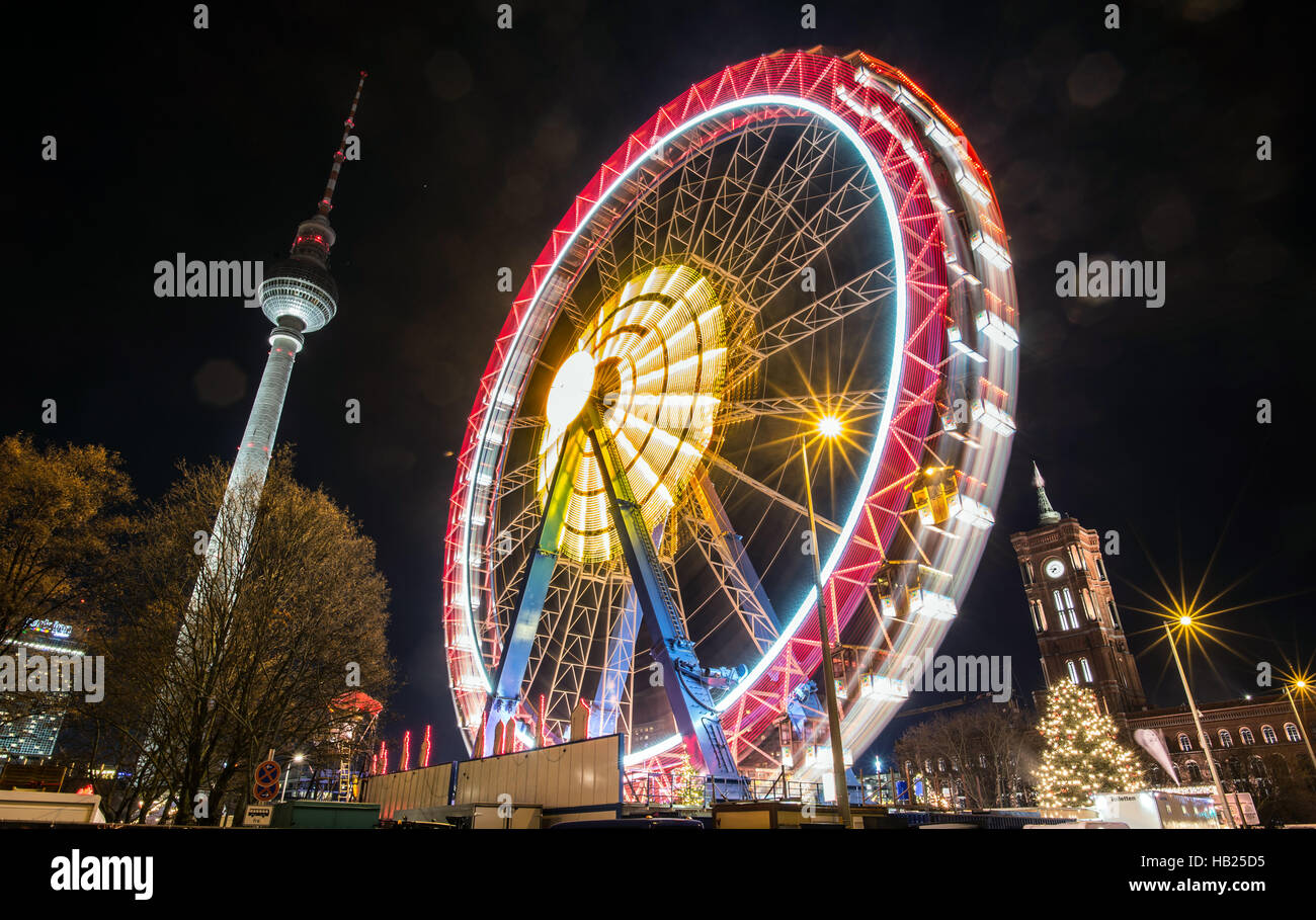 Berlin, Germany. 3rd Dec, 2016. View of the ferris wheel at the ...