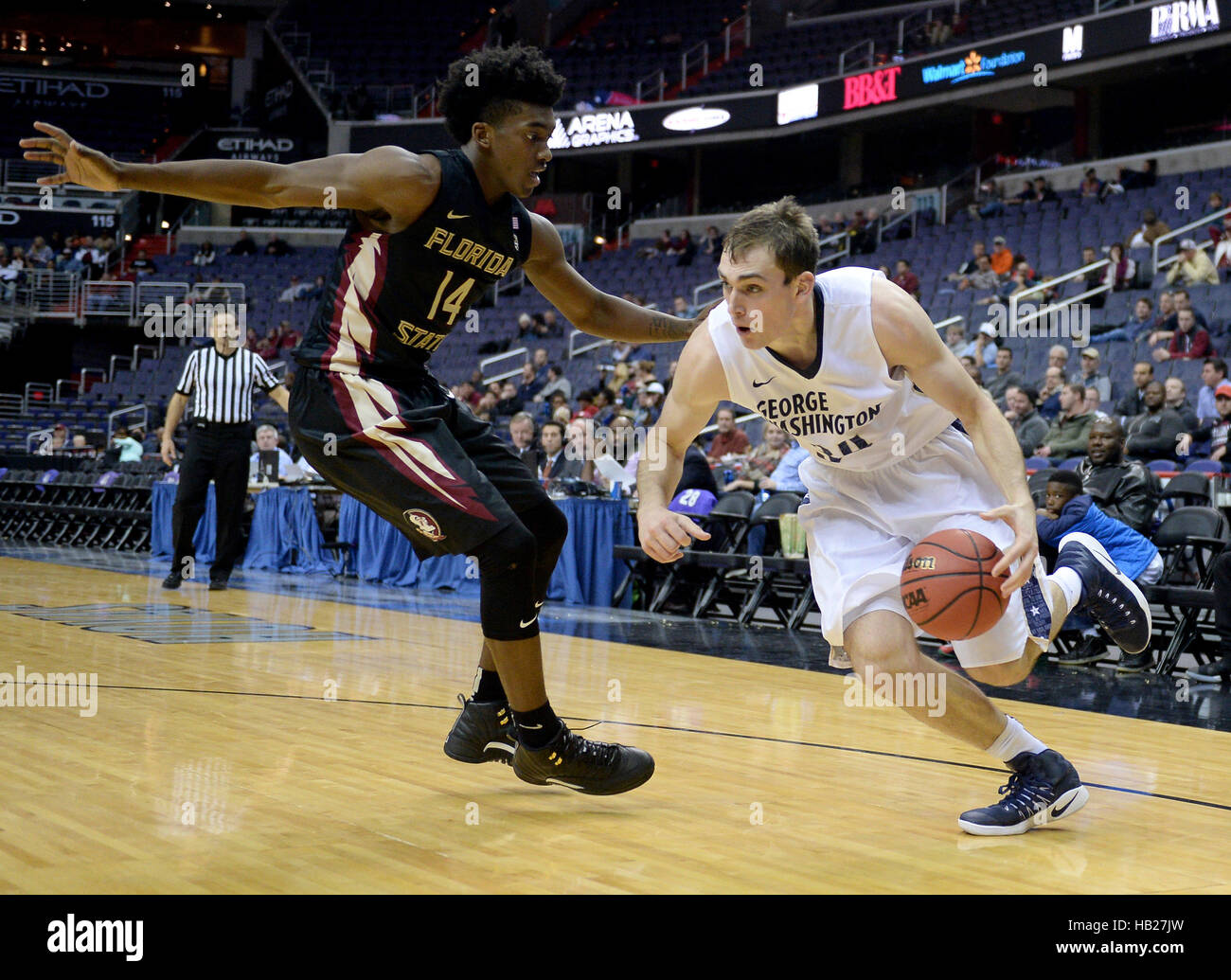 Washington, DC, USA. 4th Dec, 2016. George Washington forward TYLER ...