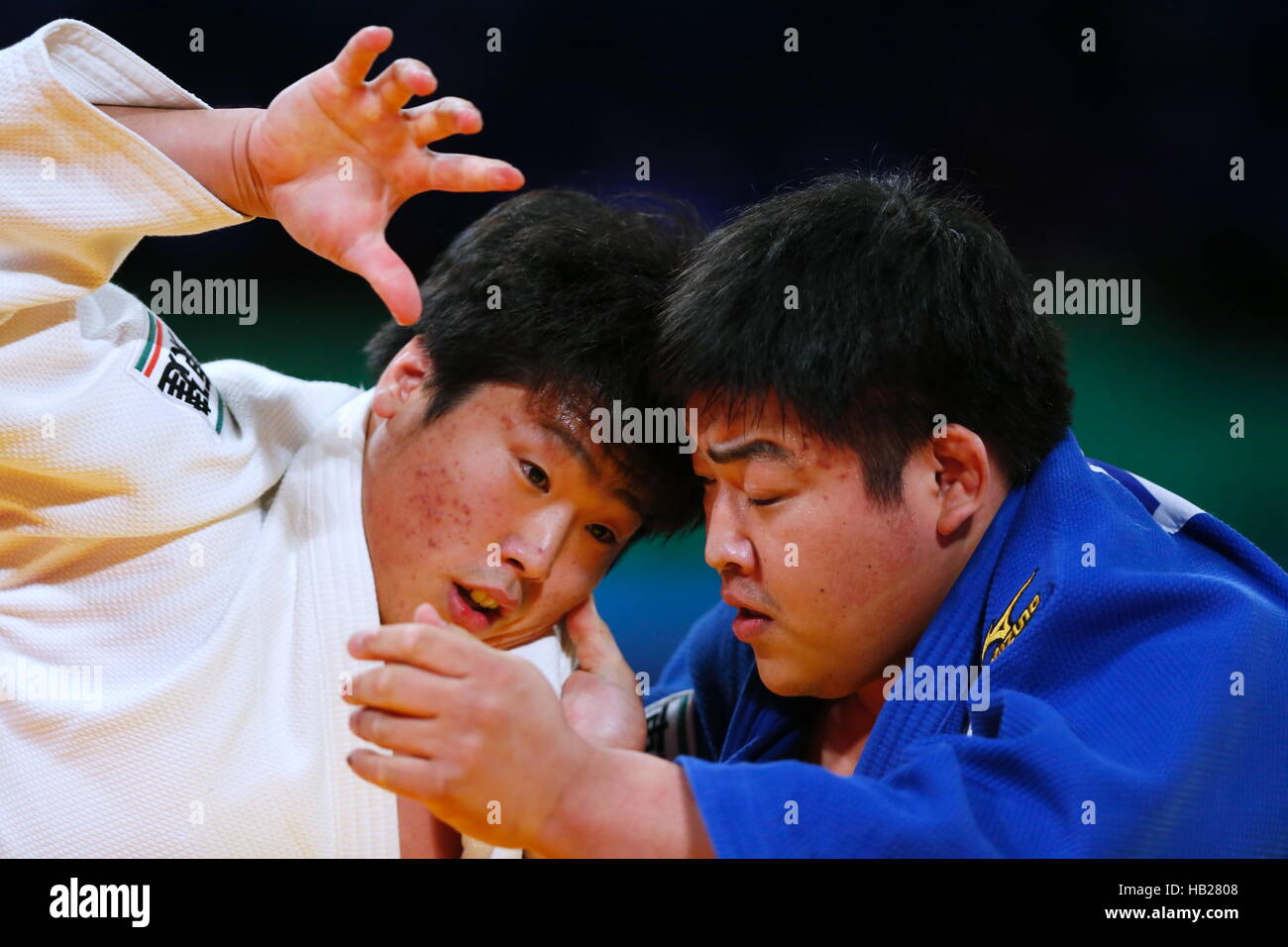 Tokyo, Japan. 4th Dec, 2016. (L-R) Kokoro Kageura, Takeshi Ojitani (JPN ...