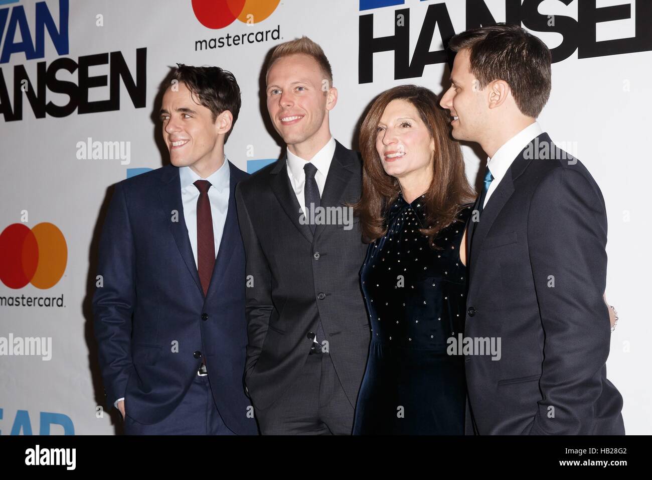 Steven levenson pasek paul hi-res stock photography and images - Alamy