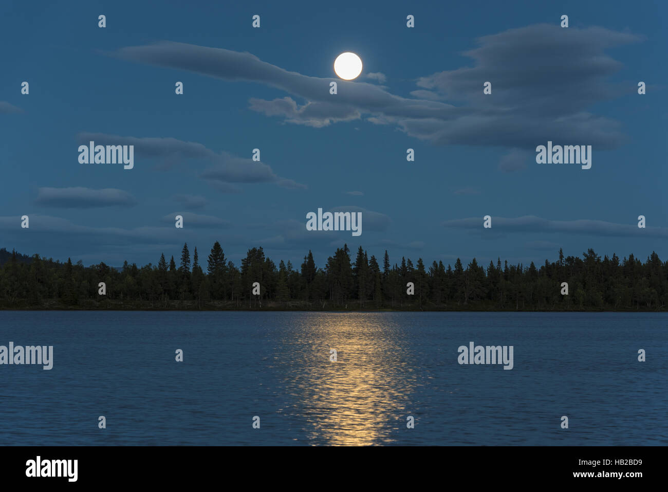 Atmospheric moonrise hi-res stock photography and images - Alamy