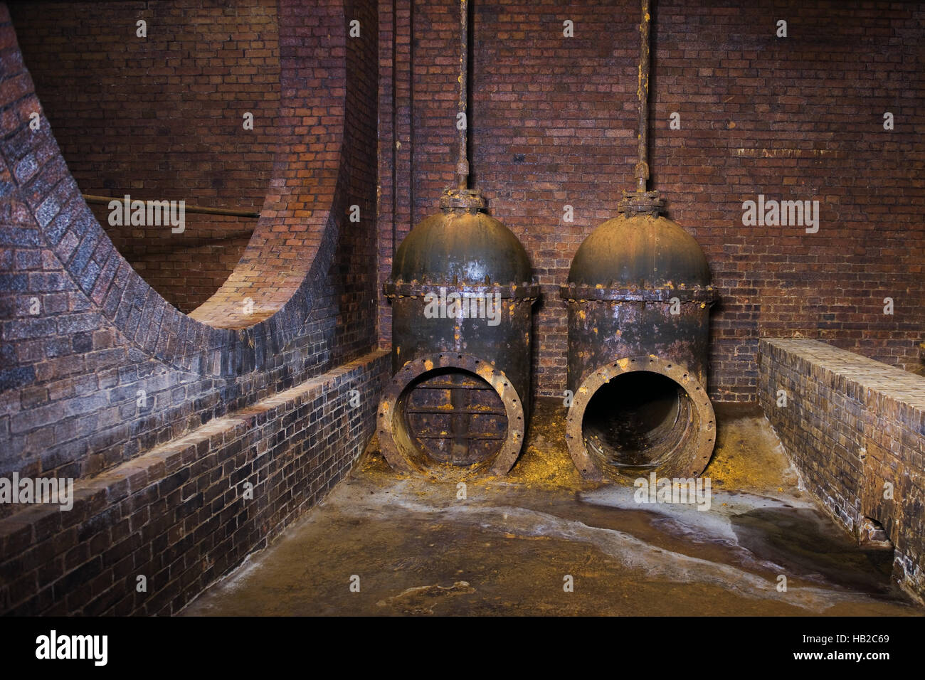 Rusted fittings hi-res stock photography and images - Alamy
