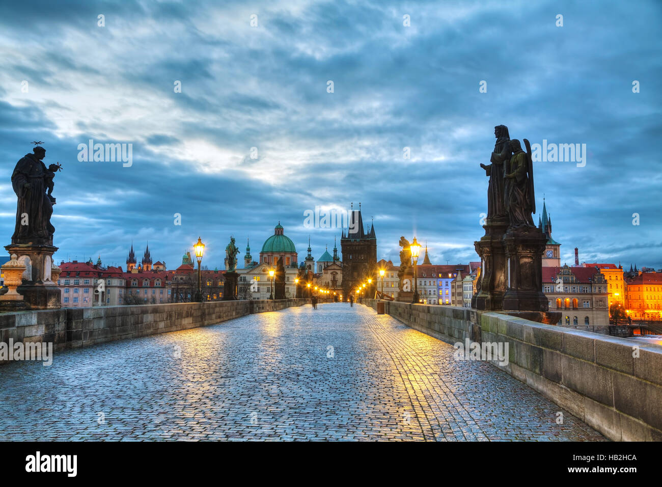 Charles bridge in the morning at sunrise hi-res stock photography and ...