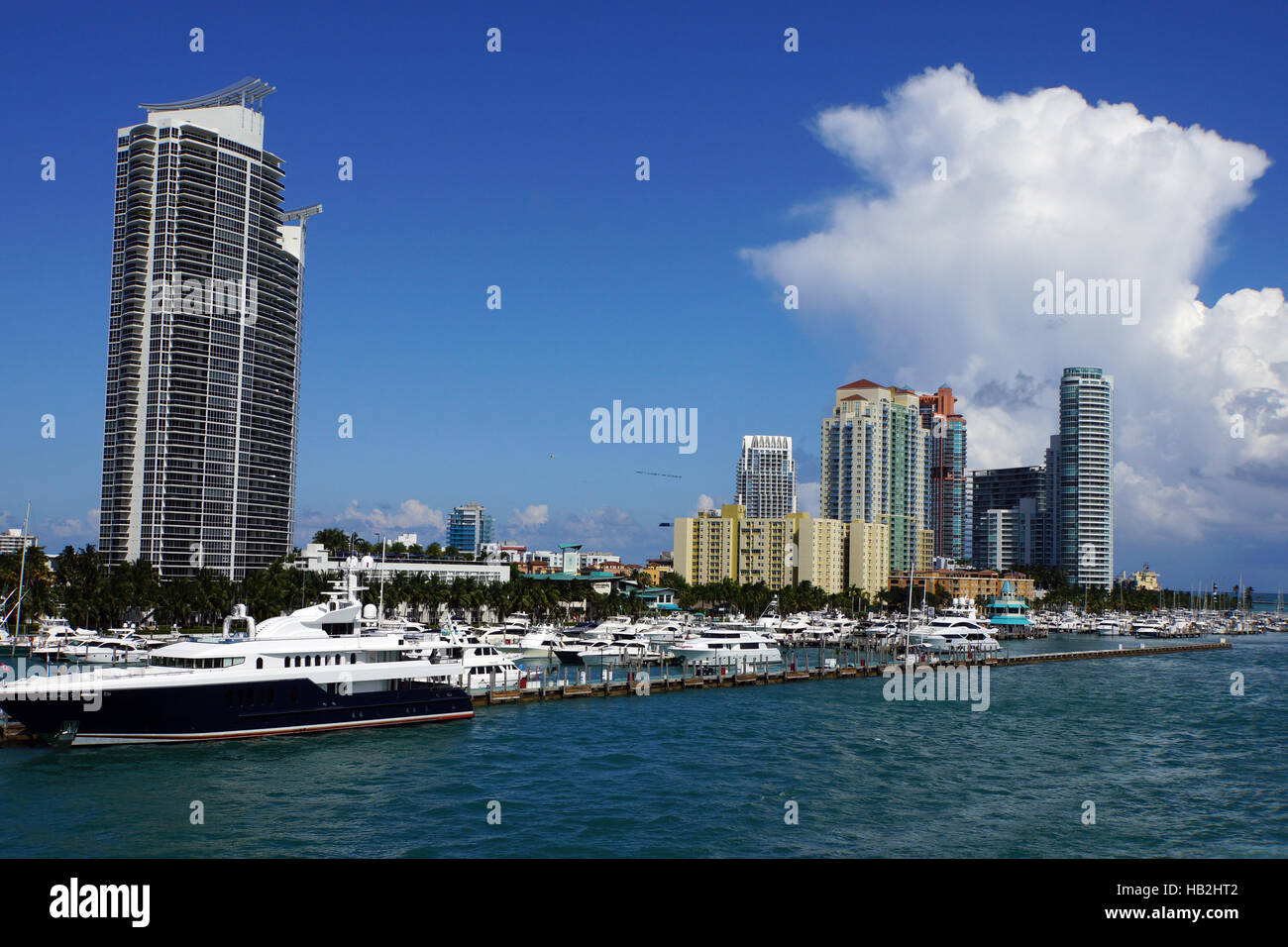 Miami modern architecture hi-res stock photography and images - Alamy
