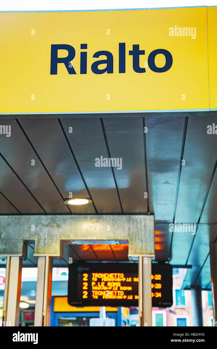 Water bus stop hi-res stock photography and images - Alamy