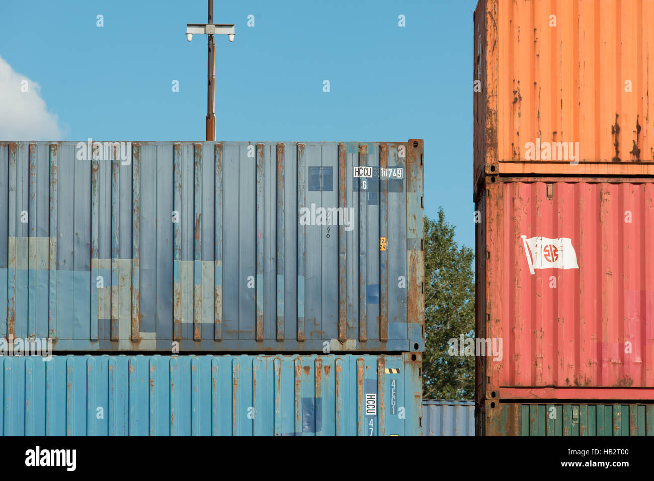 Container lagerplatz hi-res stock photography and images - Alamy