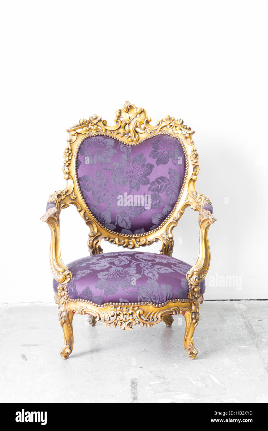 Purple royal chair hi-res stock photography and images - Alamy
