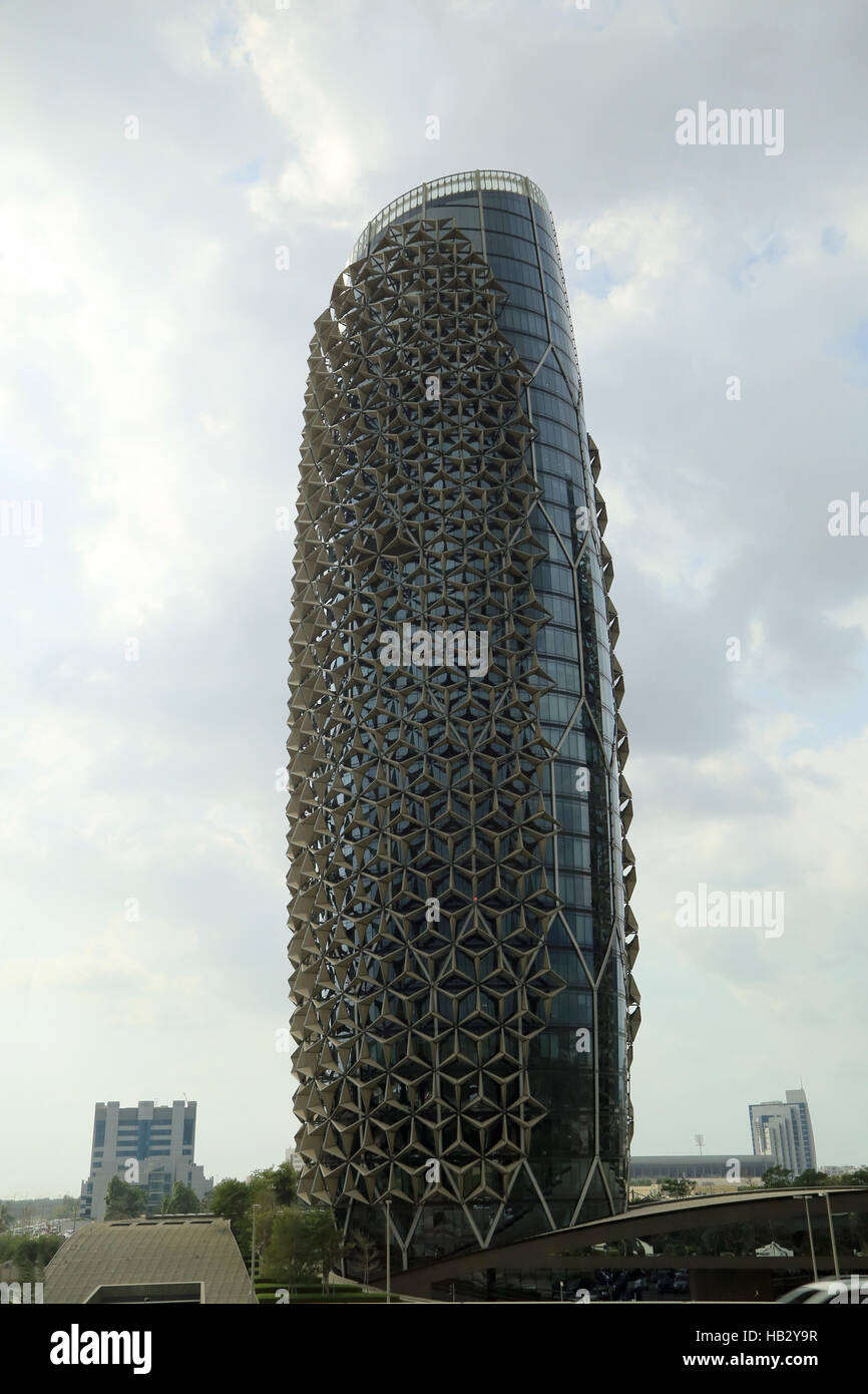 Abu Dhabi, skyscraper Al Bahar Tower Stock Photo - Alamy