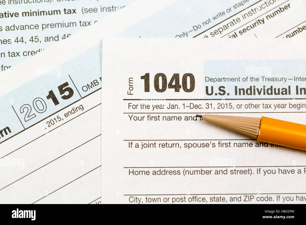 2015 irs 1040 form hi-res stock photography and images - Alamy