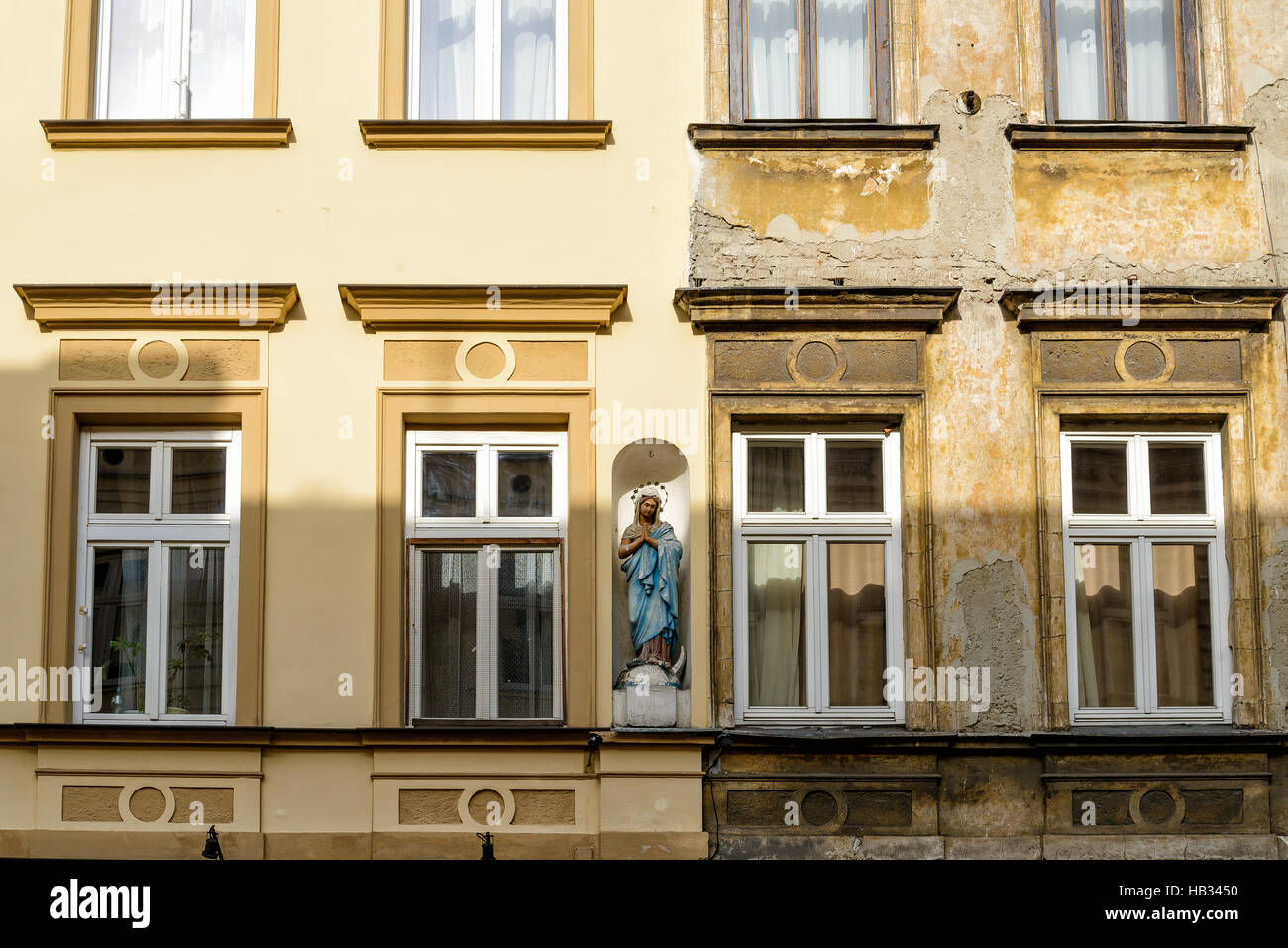 Front of a building Stock Photo - Alamy