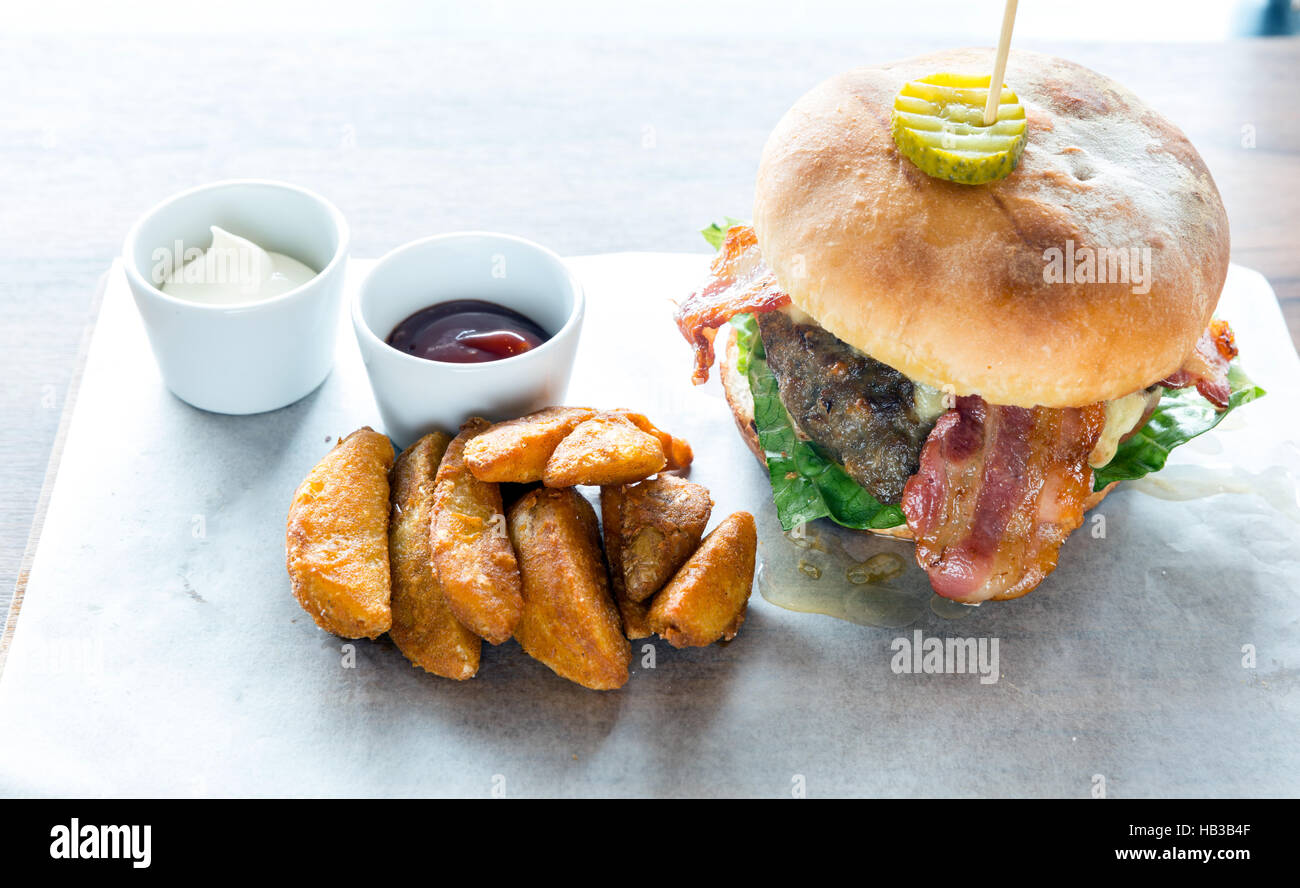 Angus beef cheese hamburger hi-res stock photography and images - Alamy