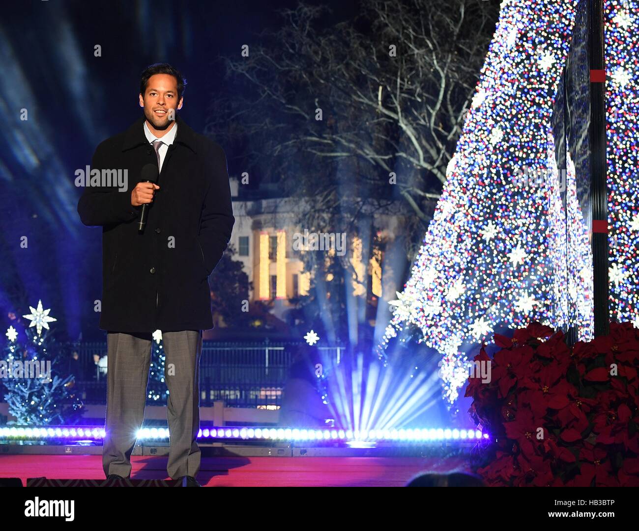 Singer Marc Anthony performs during the lighting of the national ...