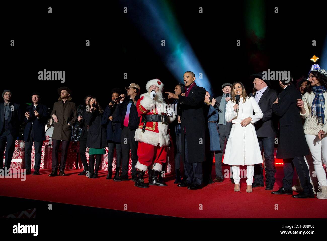 U.S President Barack Obama, First Lady Michelle Obama and daughter ...