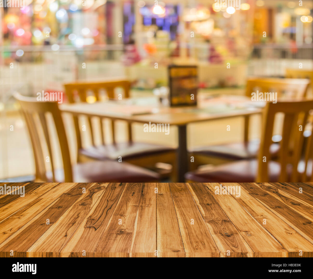 Restaurant wallpaper hi-res stock photography and images - Alamy