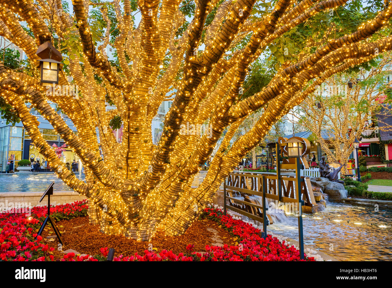 DEC 2, Glendale: Chrismtas lights at the shopping mall on DEC 2, 2016 ...